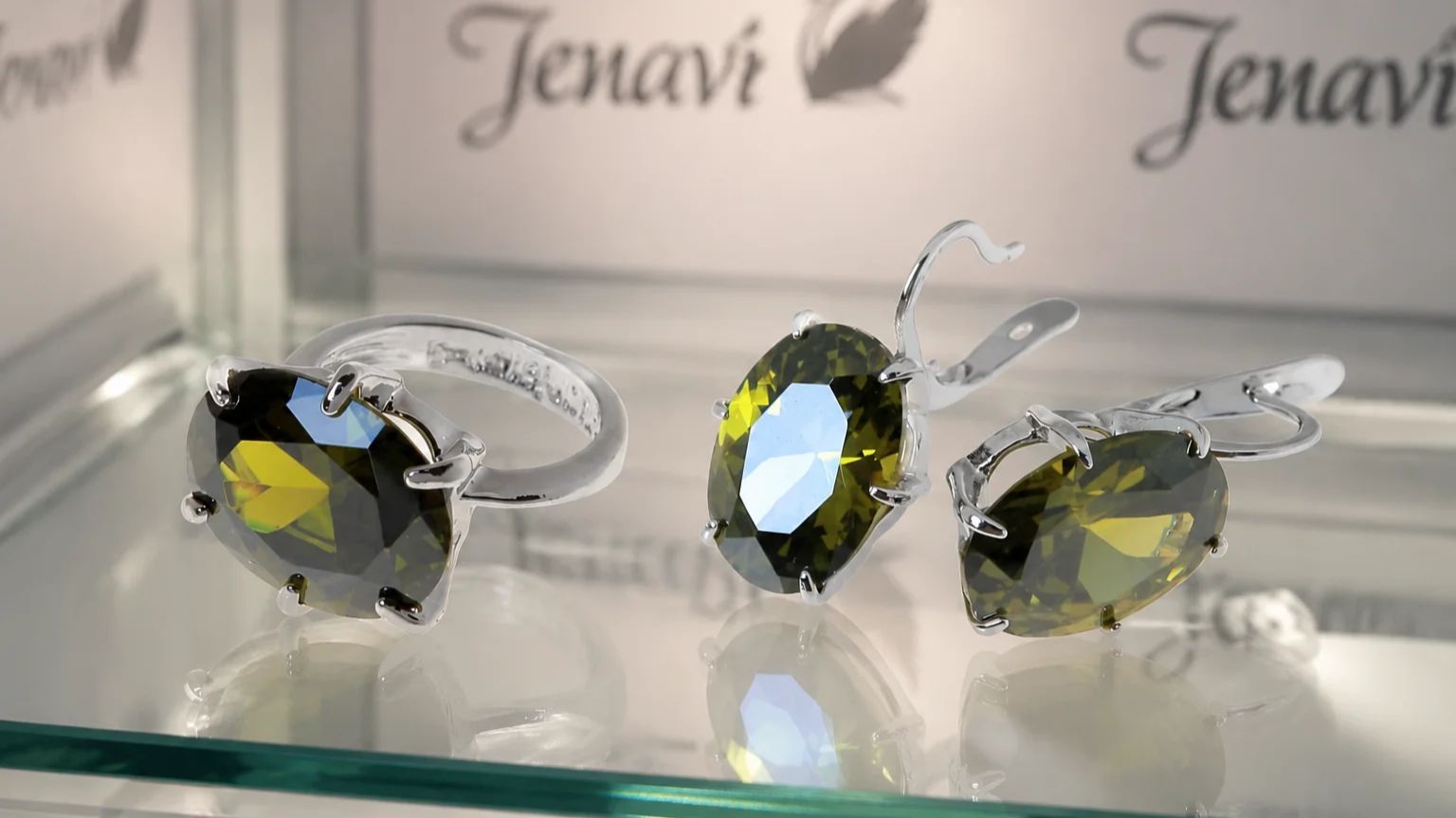 Гарнитур Леаль, 16 (Родирование Серебро. Цирконы) "Jenavi", К2-054