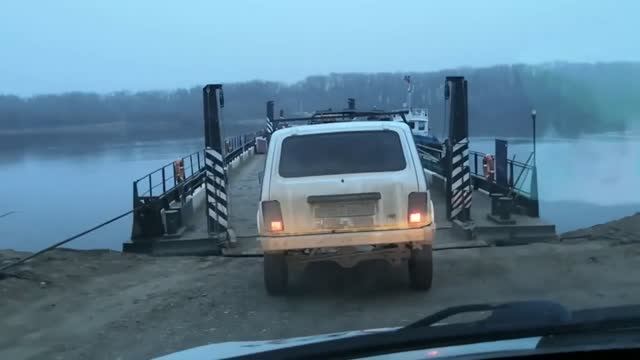 Паромная переправа через р. ВОЛГА в пгт. Волго-Каспийский Астраханской области.