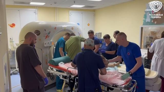 Медики оказали помощь 13-летнему мальчику после взрыва в Коптево