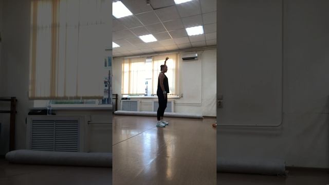 Силовая с одной и двумя гантелями!