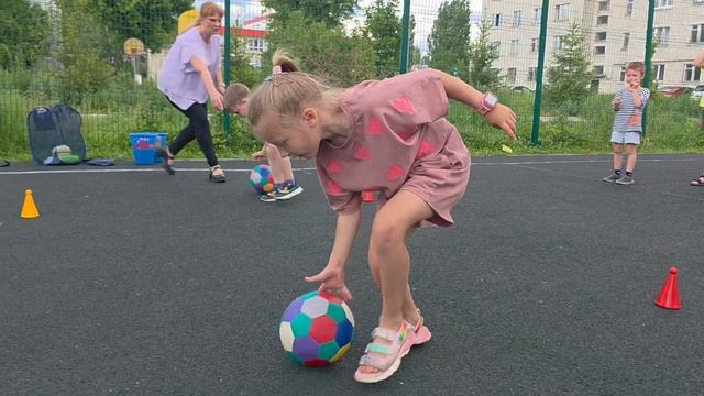 Лето в Светлом — это не только солнце, но и весёлый движ во дворе