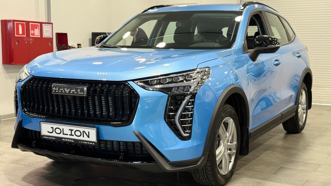 HAVAL Jolion в комплектации Оптимум голубой салон черный