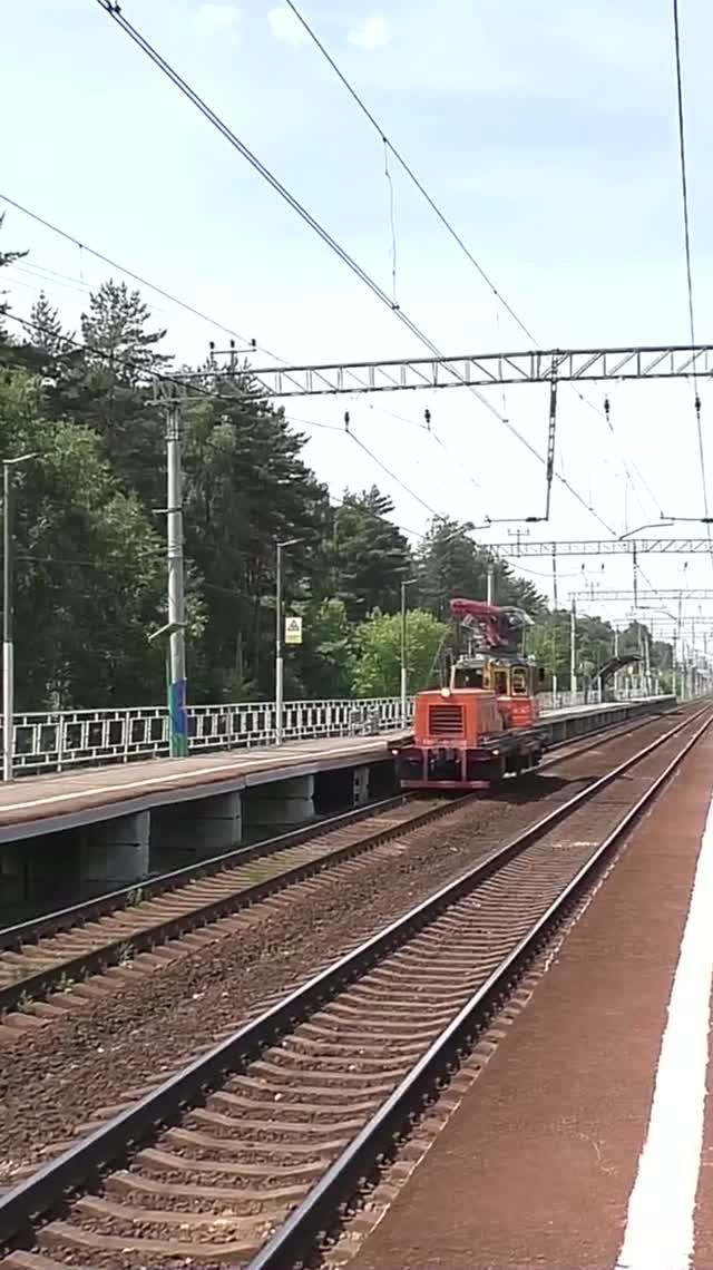 Мотовоз МПТ4-1299 (ПЧМ Вязьма) следует по 2-му главному пути.