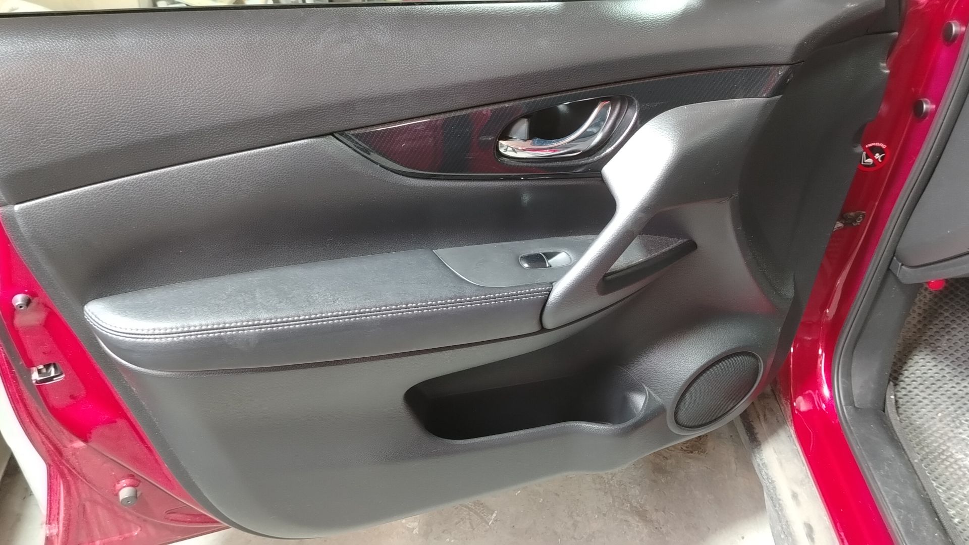 Как снять обшивку передних дверей Nissan X-Triel