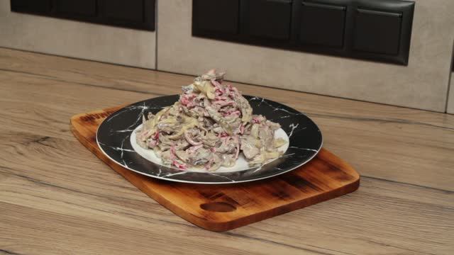 Рецепт салат из куриной печени: сочетание кремовой печени и кисло-сладкого дуэта