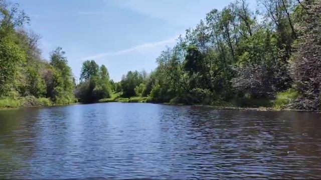 Я уплываю и время несёт меня с края на край.