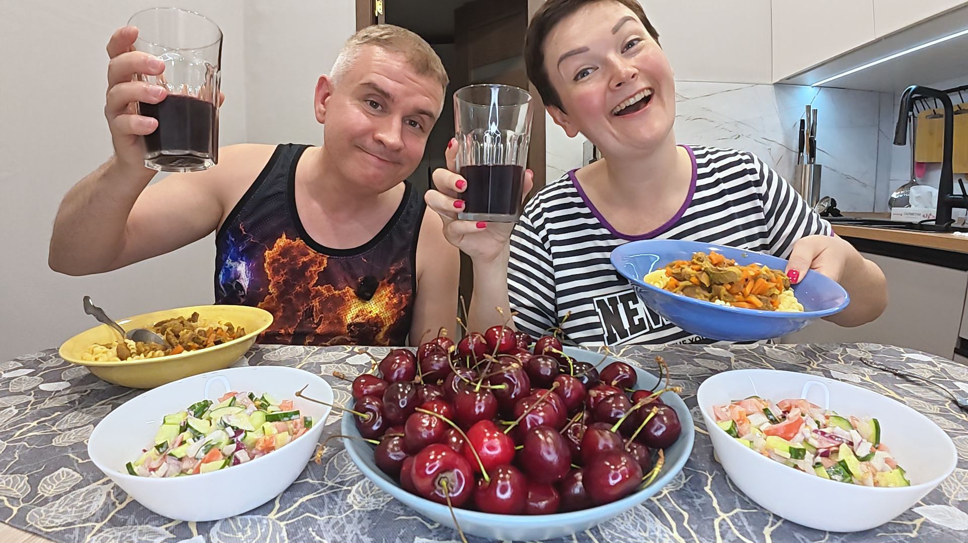 Мукбанг ОБМЫВАЕМ наши ДОРОГИЕ покупки, РАДУЕМСЯ)! НАГОТОВИЛИ вкусный семейный ужин на СКОРУЮ руку!