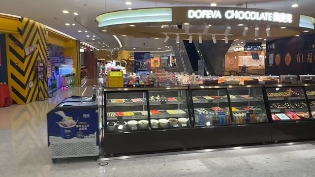 Гуляю по торговому центру в Китае 🇨🇳интересно