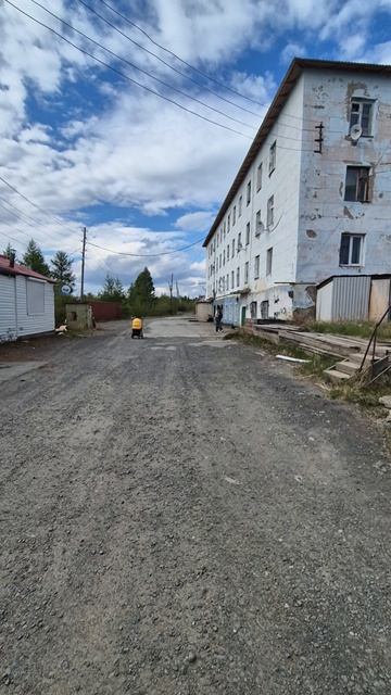 Заброшенные дома, северного поселка Якутии