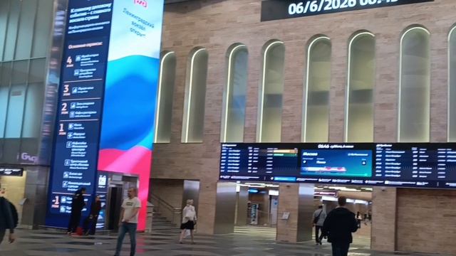 Прогулки по Москве. Ленинградский вокзал после ремонта. Мозаичные панно и рояль