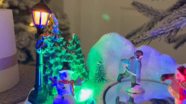 Светящаяся электромеханическая миниатюра КАТОК, с динамикой и LED-огнями, 12.x17x14 см, 481480-1