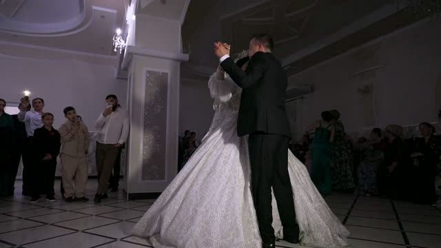 2 ч Артур Алёна банкет