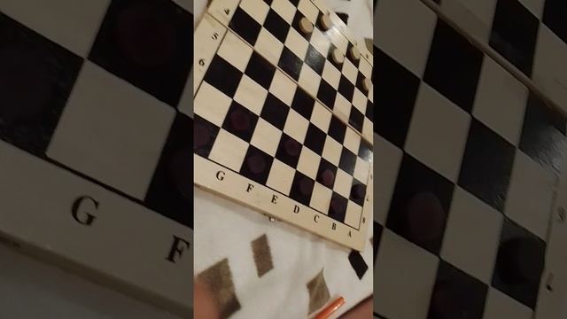 как научить играть в шашки?