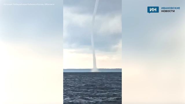 Над Горьковским водохранилищем в Ивановской области образовался смерч