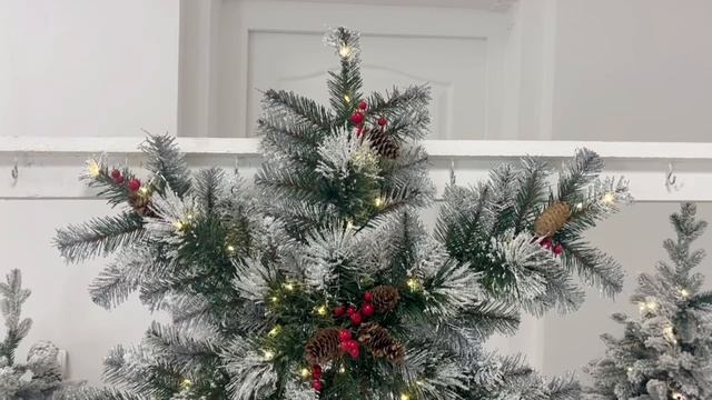 Хвойная композиция СНЕЖИНКА ФЬЮЖН кристальная с ягодами и шишками, хвоя - ПВХ+леска, 70 см, СНФКР-70