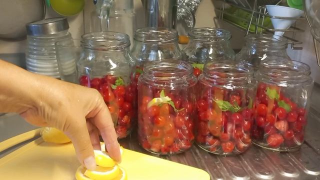Как заготовить компот из черешни и клубники на зиму. Рецепты для диабетиков. Рецепты без сахара