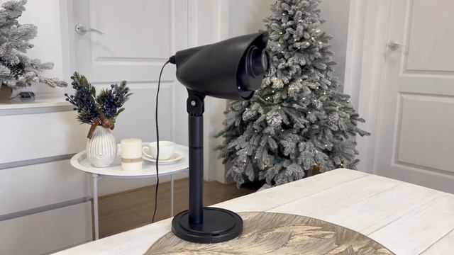 Декоративный светильник ШАР СО СНЕЖИНКАМИ, холодные белые LED-огни, проекция на 16 м2, 494550