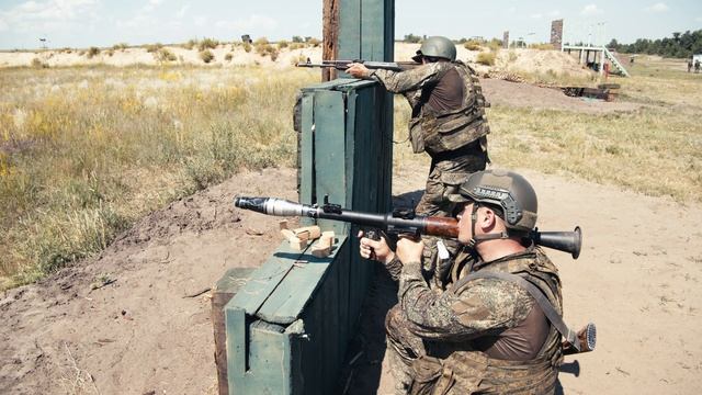 Штурмовые подразделения прошли занятия боевой подготовки