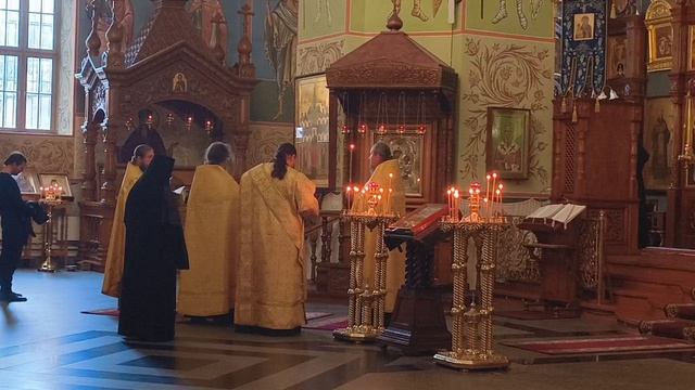 АКАФИСТ ПЕРЕД ИВЕРСКОЙ ИКОНОЙ БОЖИЕЙ МАТЕРИ