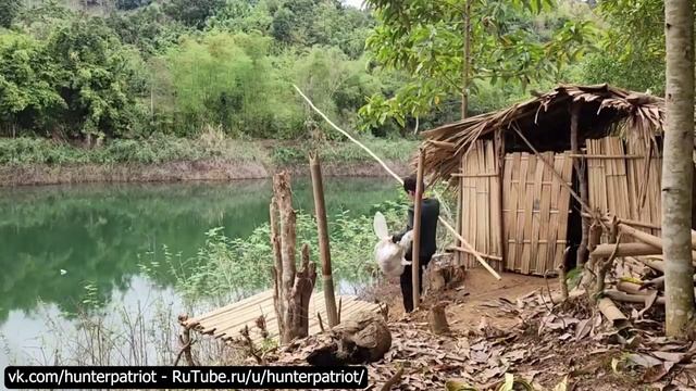 Ловля рыбы в горах и хитрая ловушка на угря из бутылки 🐟 Как я добываю улов и продаю рыбу