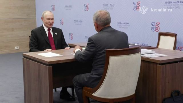 Путин поблагодарил Минниханова за саммит в Казани
