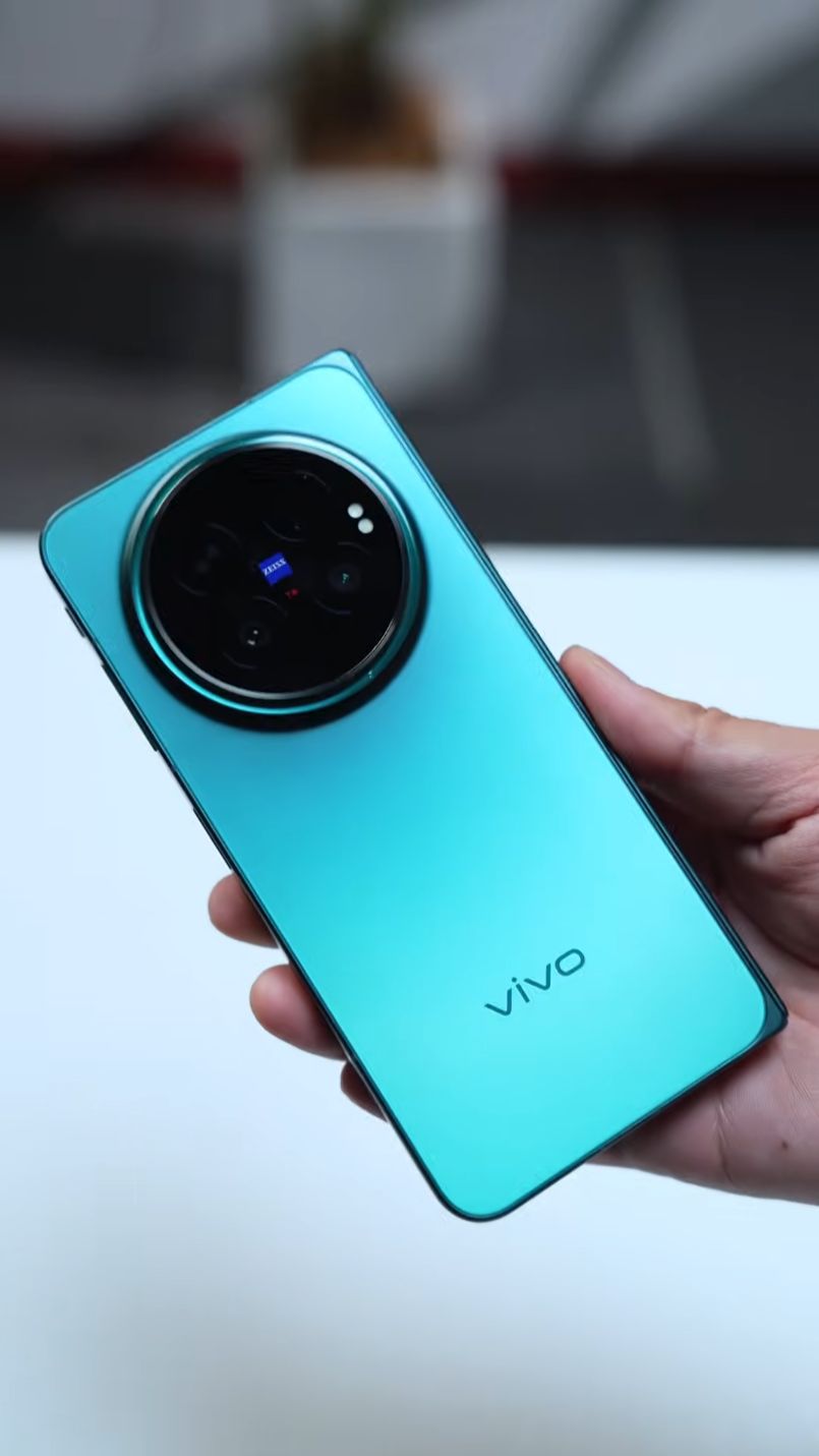Vivo X Fold 6 - Король👑 Первое знакомство с Топовым Фолдом из поднебесной 📸🔥 #shorts #VivoXFold6