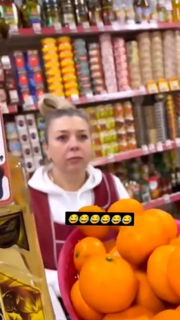 Как же жалко продавщицу