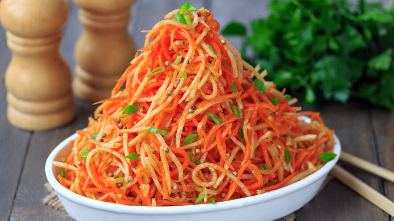 Клетчатка и витамины на каждый день. 🥕 Готовлю морковь по-корейски с корнем сельдерея
