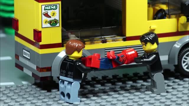 Ограбление Века в ЛЕГО Городе! 💸 Человек-Паук против Бандитов  LEGO Мультфильм