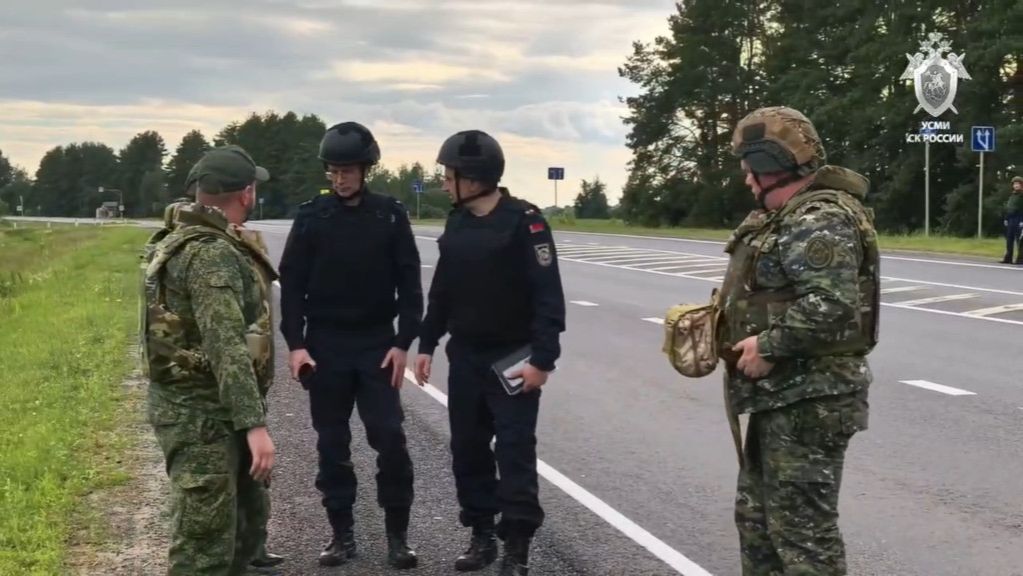 Следователи из Беларуси прибыли в Брянскую область на место теракта с автобусом