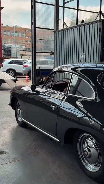 Редкий Porsche 356 B Karmann Notchback 1962 года выдан счастливому владельцу.