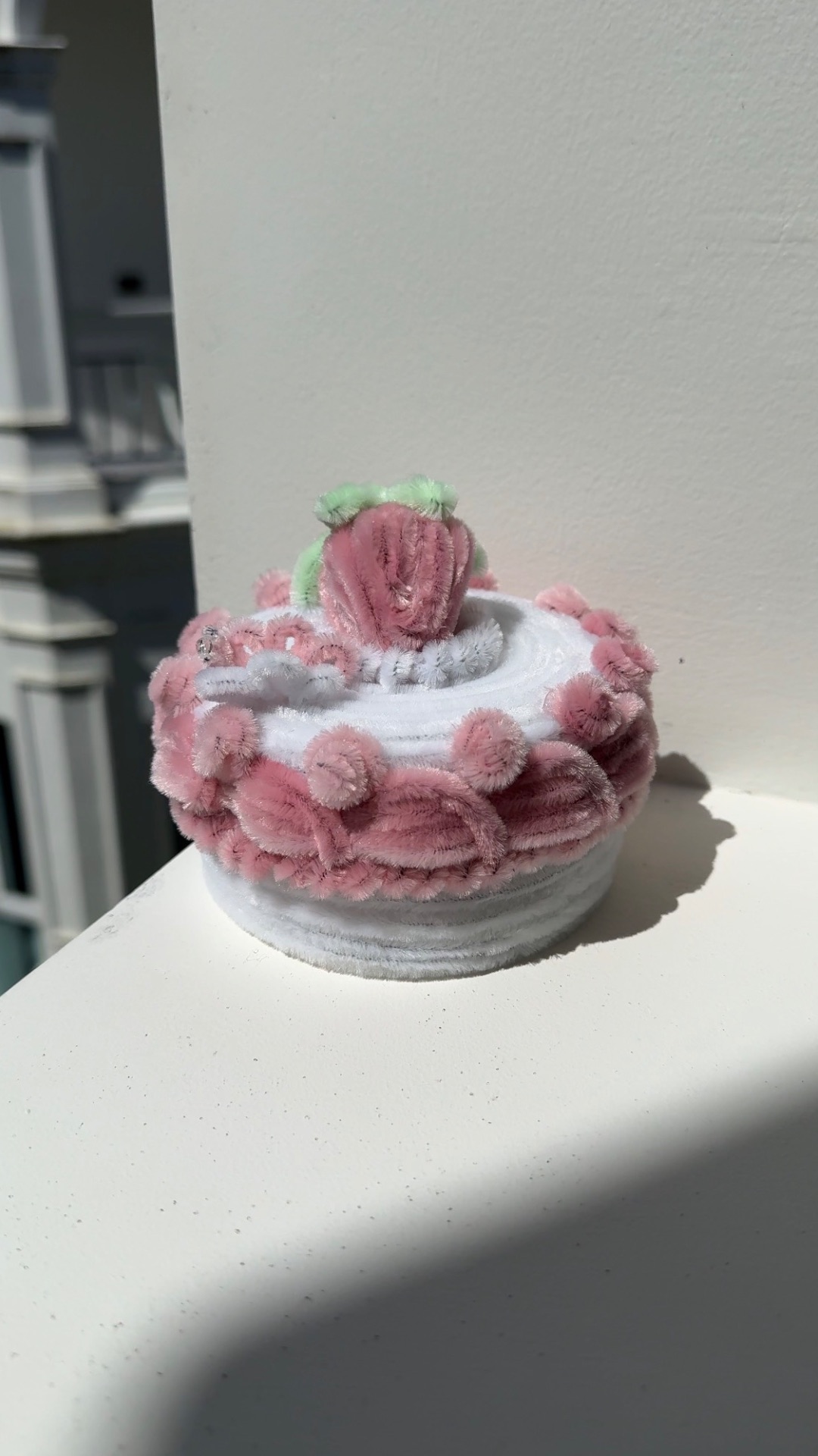 Милая шкатулка из пушистой проволоки 🎂