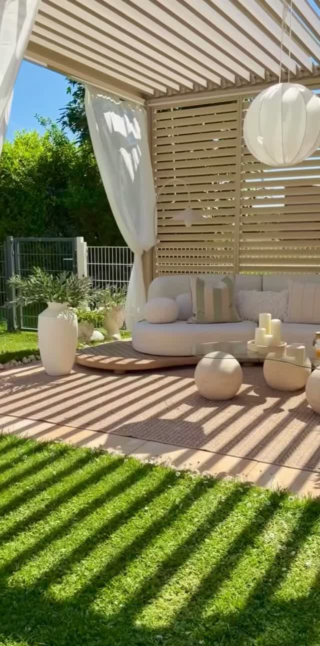 Лаунж зона на земельном участке 🌴