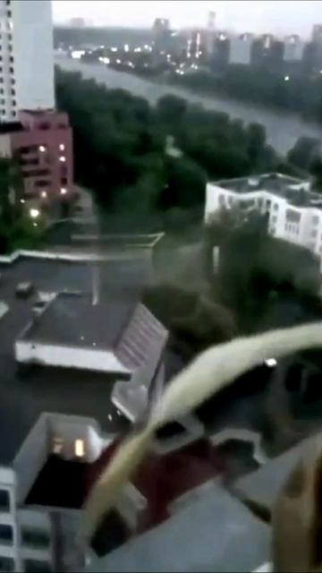 Удар молнии в жилой дом