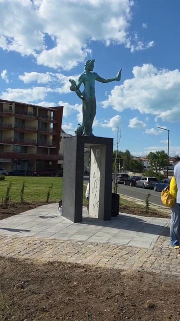 В Созополе открыли монументальную скульптуру "Спаситель", на восточном берегу пляжа «Хармани».
