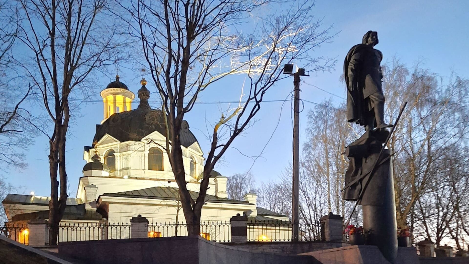 Усть-Ижора, музей-диорама Невской битвы, памятники Александру Невскому, Петру I, обелиск Екатерины 2
