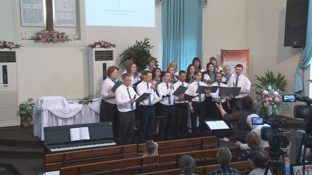 Пение хора "Преломляя хлеб"