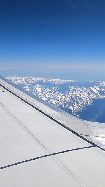 ЭЛЬБРУС СВЕРХУ. Самая высокая гора Европы. Вид из иллюминатора. 🔥✈️