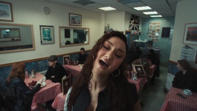 FLO - Don’t Break Her Heart (Official Video)
