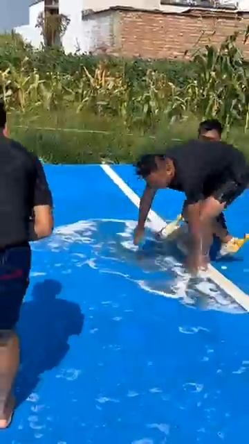 Screaming Chicken Blindfolded Hitting Challenge Sliding on the Mat ScreamingChicken trending