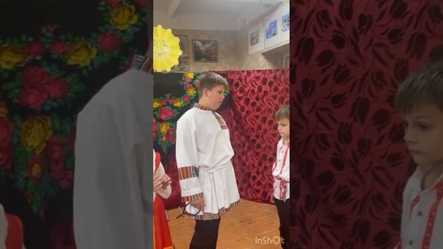 Поселковая библиотека-филиал №18 им.генерал-майора авиации В.Г. Довганя, п. Школьное, Симферопольски