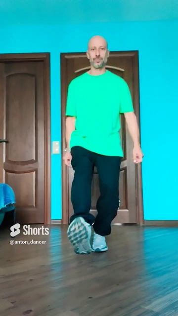 УЧИМ САМОЕ КРУТОЕ ДВИЖЕНИЕ НОГАМИ #dance #shuffledance #youtubeshorts #shortvideo #танцы #тренды (1)