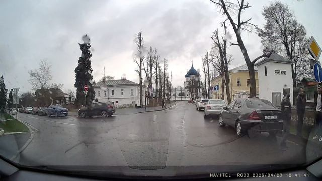 23.04.25 🌧️🅿️ Суздаль - В поисках бесплатной парковки