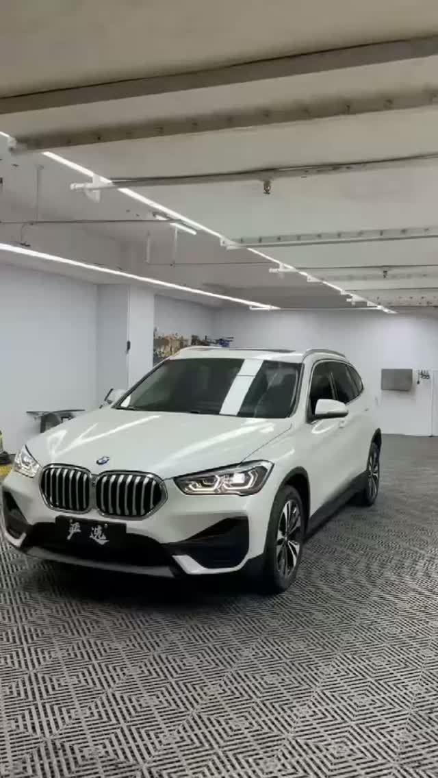 BMW X1 2021  sDrive20Li