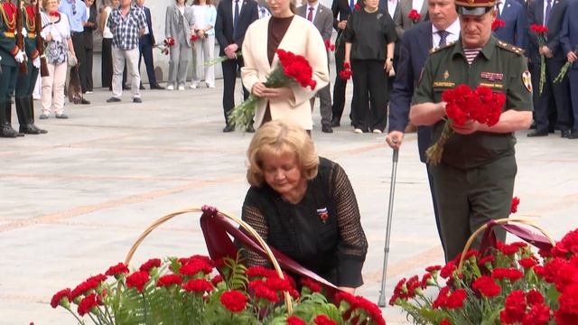 2026_06_23_Возложение цветов на Широкореченском мемориале_12+