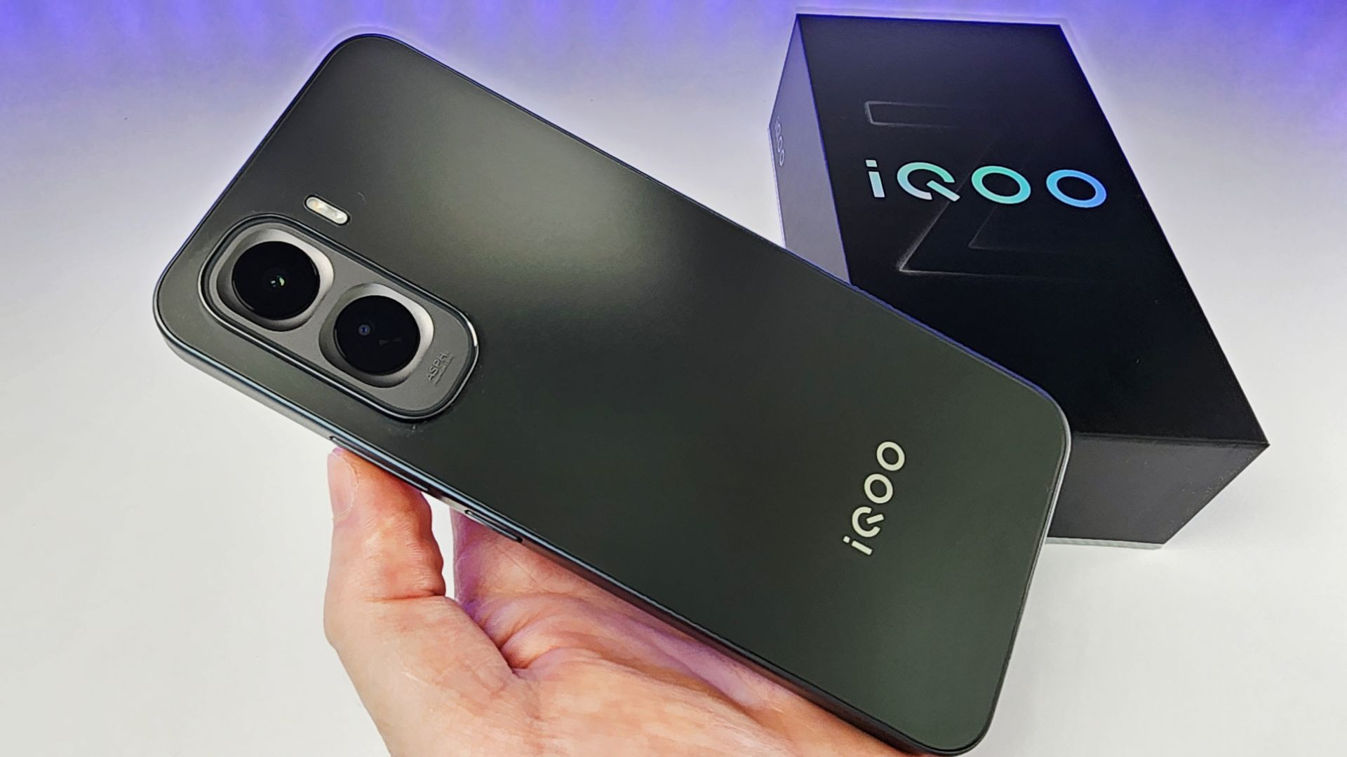 Взял IQOO Z11 для РОССИИ после POCO X8 PRO и ЛОХАНУЛСЯ! 🤣Смартфон Сяоми или Айку