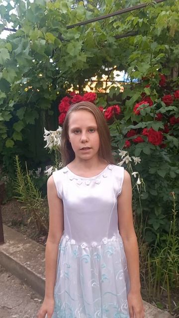 Лушкина Ангелина, 10 лет. Н. М. Рубцов «В горнице моей светло»