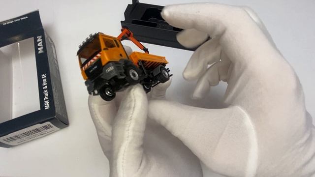 Распаковка: MAN TGS M 4x4 от Herpa 1:87