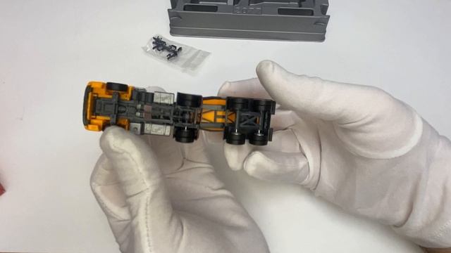 Распаковка: MAN TGX GN с полуприцепом-миксером от Herpa 1:87