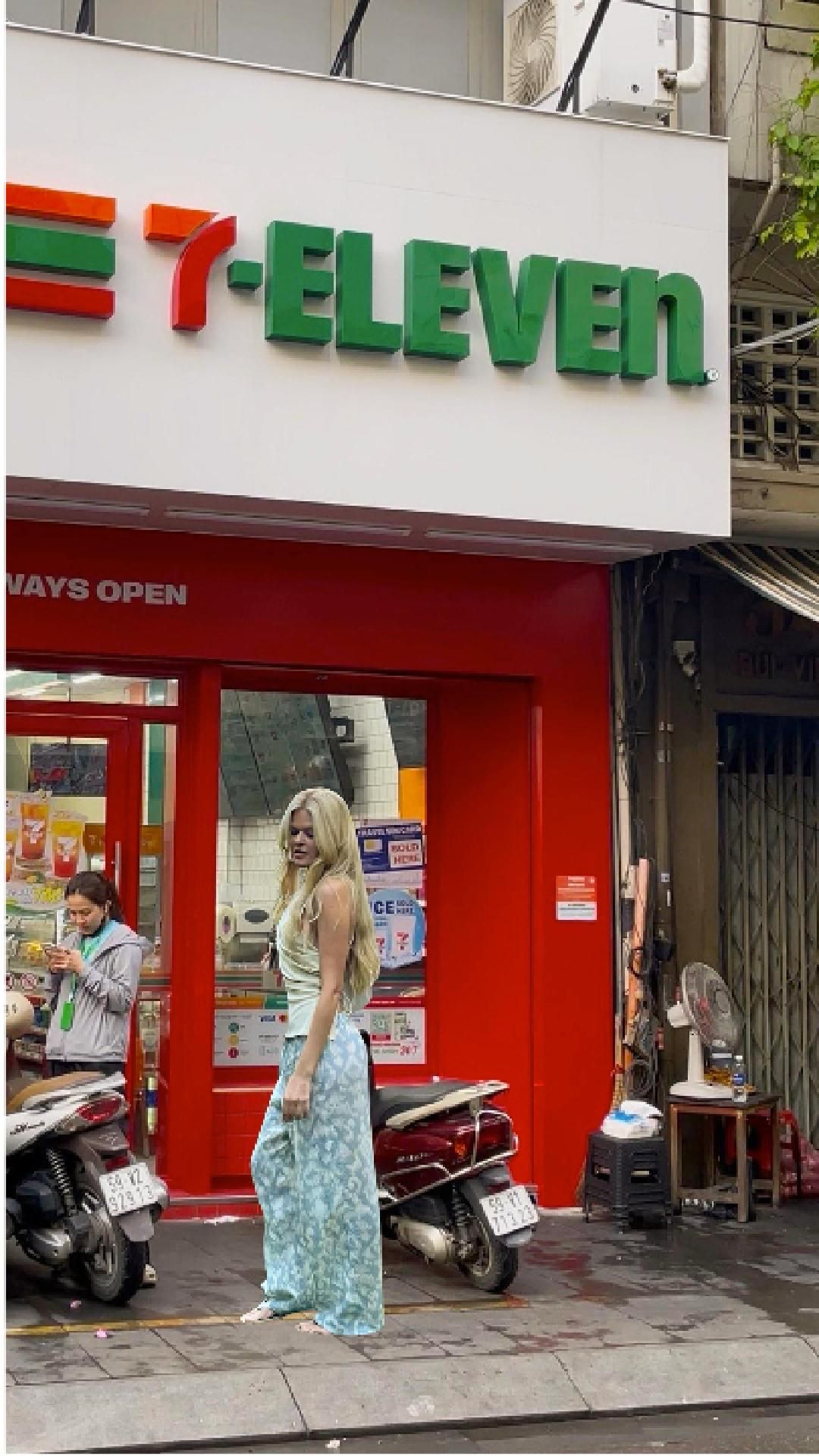 Я не ожидала увидеть это во Вьетнаме! Американский 7-Eleven тут как тут!